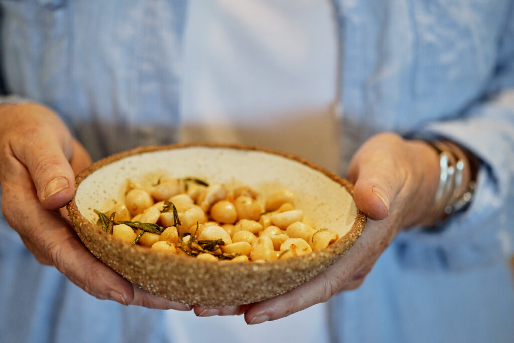 Roast your own macadamias - Australian Macadamias